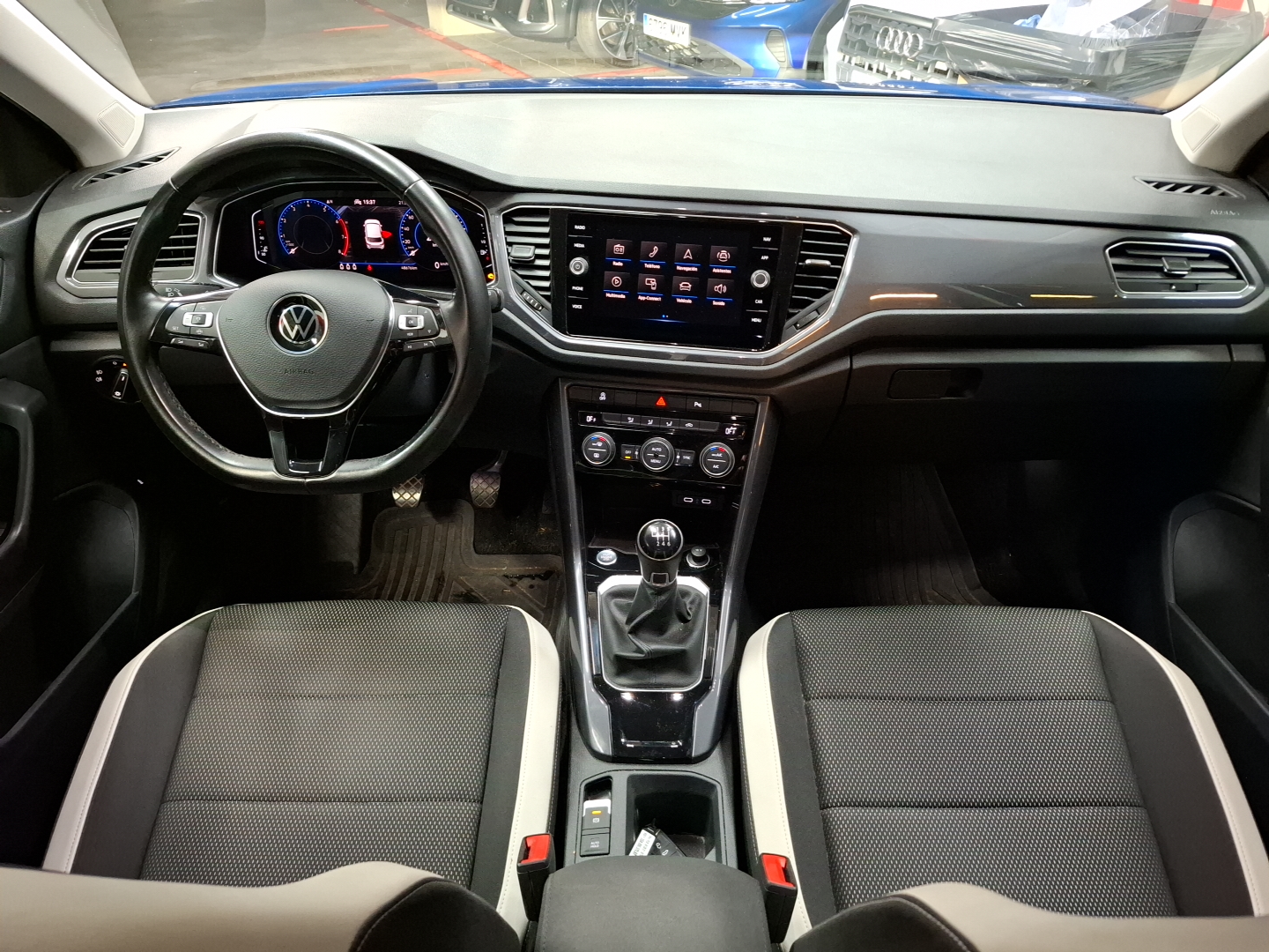 VOLKSWAGEN Nuevo T-Roc R-Line 1.5 TSI 110 kW (150CV) EVO SG6